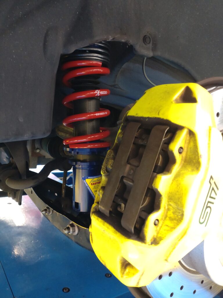 WRX STI 車高調(ENDLESS Super Function)取り付け - 半田市のタイヤ交換ならミスタータイヤマン住吉