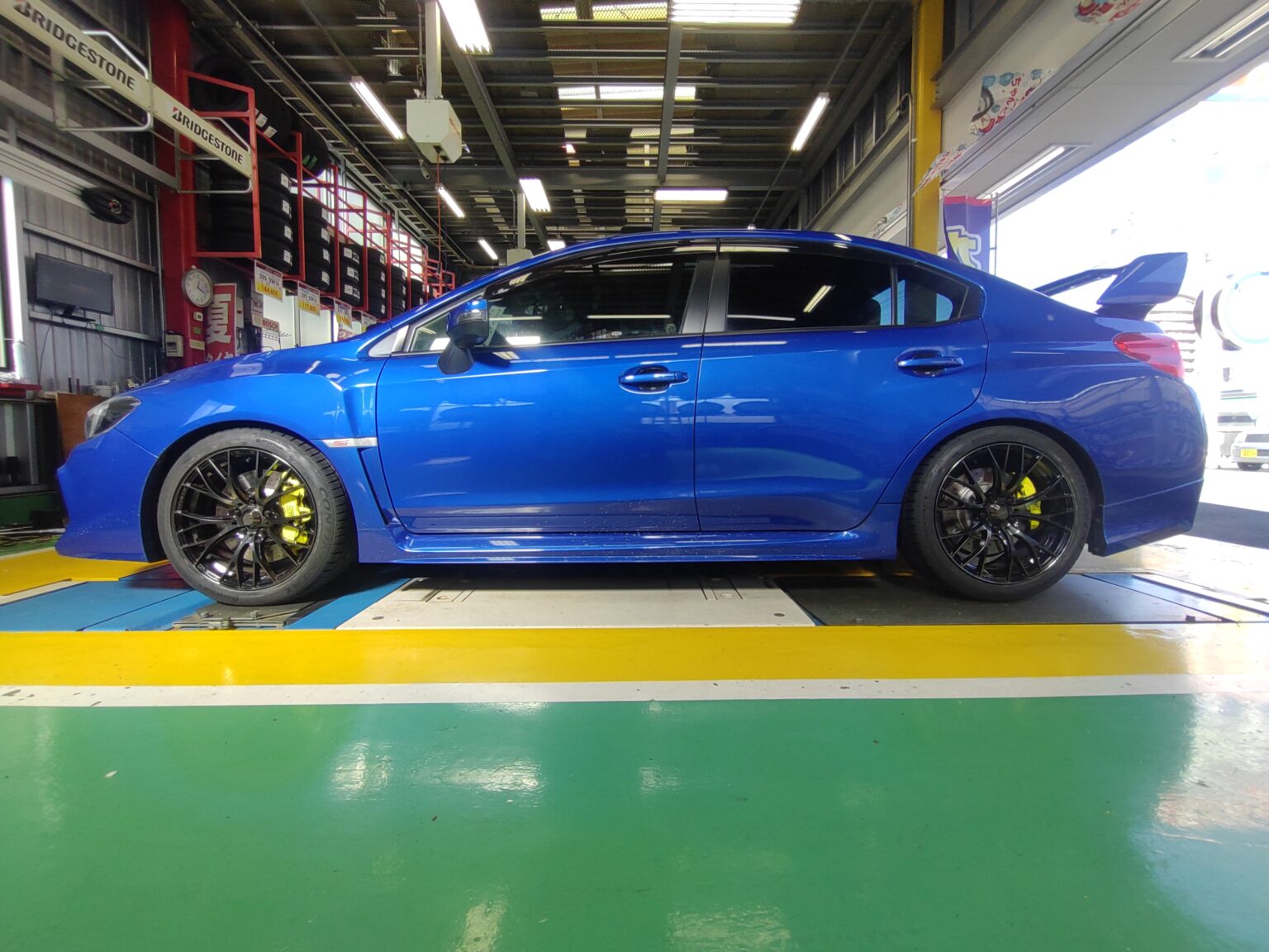 WRX STI 車高調(ENDLESS Super Function)取り付け - 半田市のタイヤ交換ならミスタータイヤマン住吉